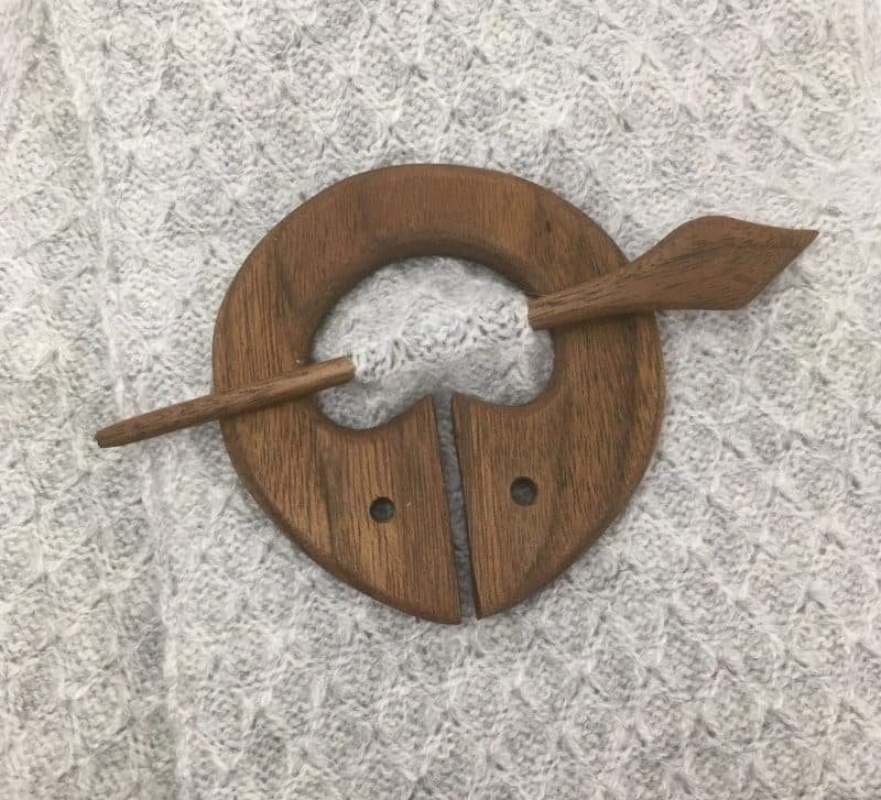 Shawl pin and brooch – Paparwark